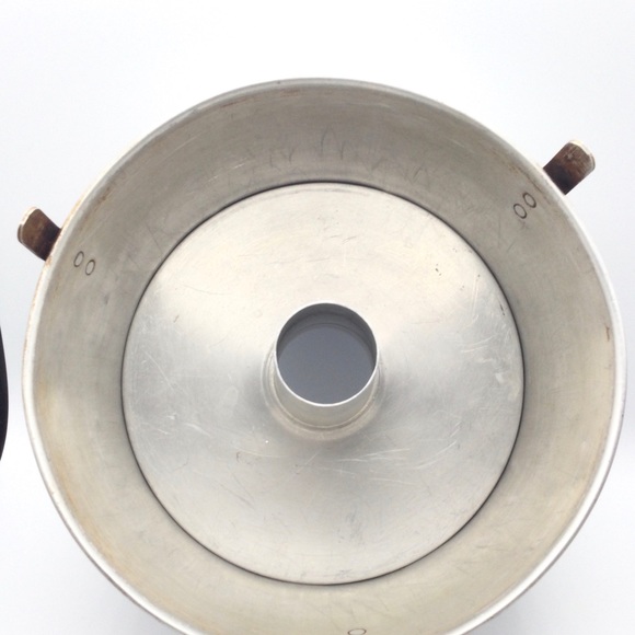 Priscilla ware | Kitchen | Vintage Priscilla Ware 2 Pc Angel Food Cake ...